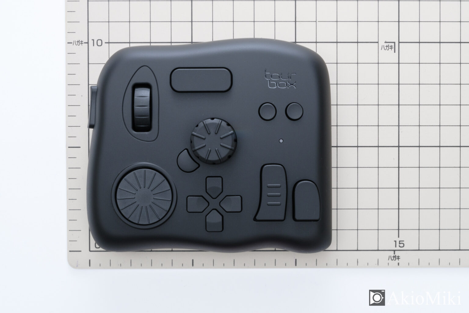 【6ヶ月間のレビュー】TourBox Eliteを徹底解説！外観から初期設定も紹介 | Akio Miki