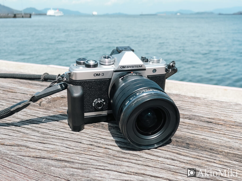 レトロ外観でもプロ仕様「OM SYSTEM OM-3」レビュー【作例多数 | AF・手ぶれ補正・ISO耐性も検証】 | Akio Miki
